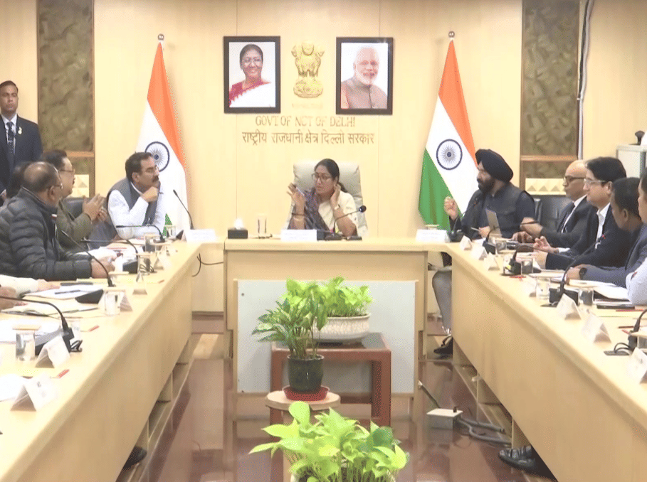 Must-See | Delhi Chief Minister Rekha Gupta convened a meeting to ...