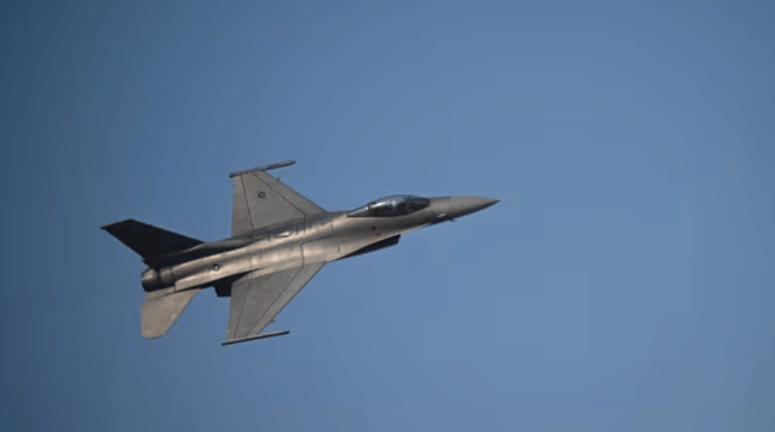 Top-Story | US Air Force F-16 Jet Crashes in California Desert
